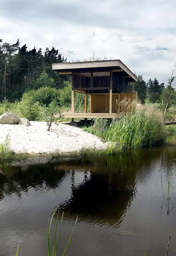 Simple tea house design in the Japanese style with exotic elements | Avso