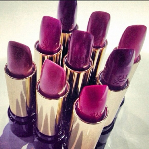 Wall color Berry – trendy shades for a modern wall design | Avso