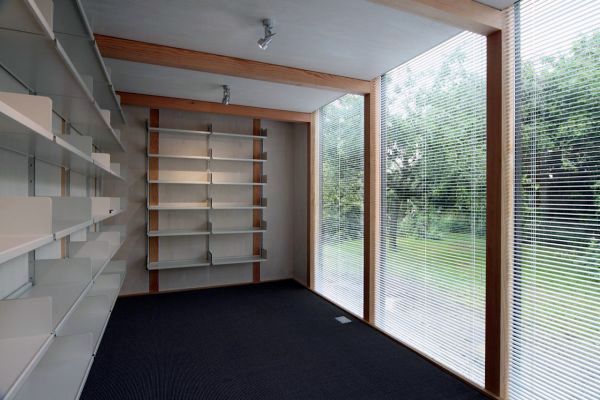 Cube Garden House serves as a home library | Avso