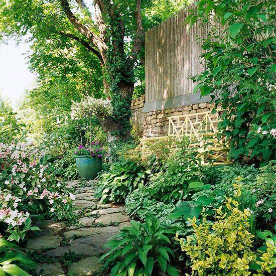 Clever Landscaping – stylish transition from the front to the back yard ... Clever Landscaping – stylish transition from the front to the back yard ...